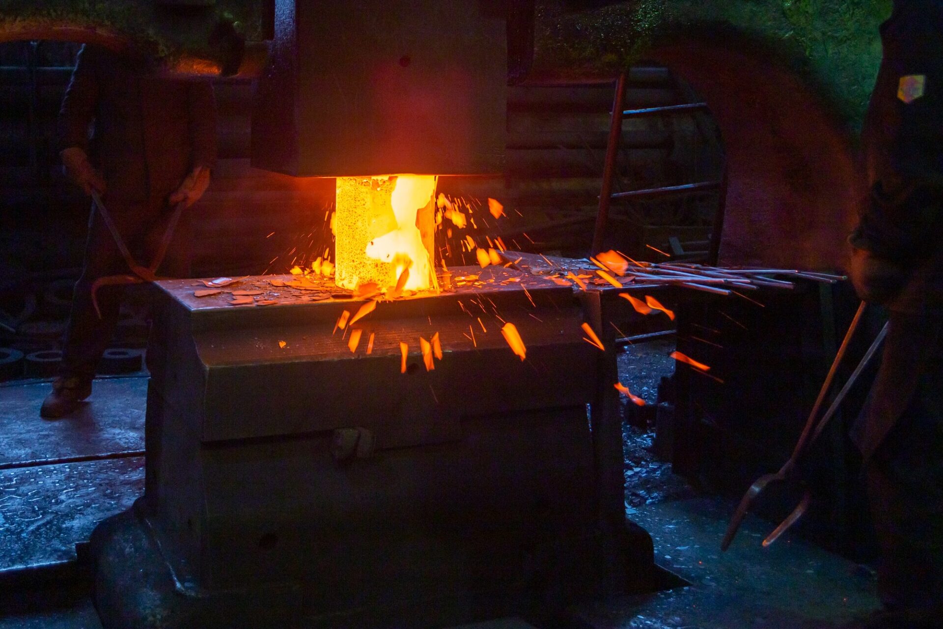 What is the difference between cold forging and hot forging? - Cold ...